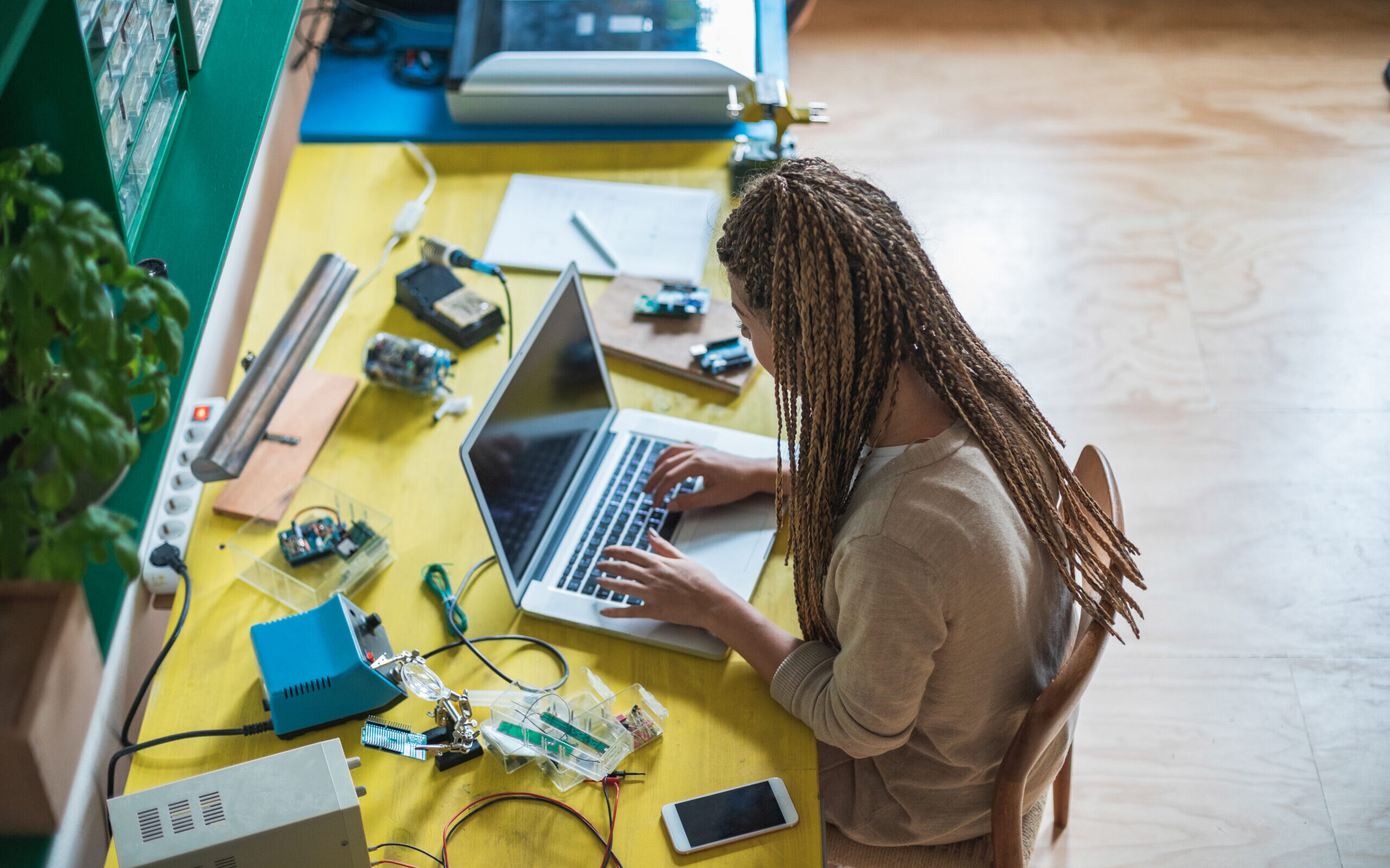 AOSL Stock: Best Buy for Global Semiconductor Shortage